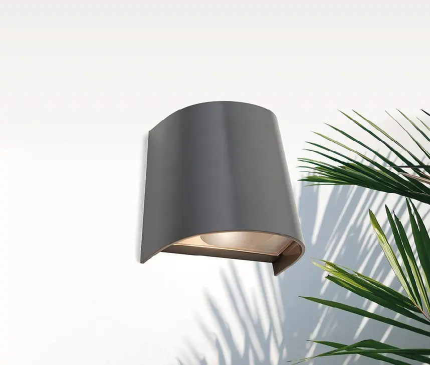 Duke Single Outdoor Wall Light IP65 | outsidelights.ie